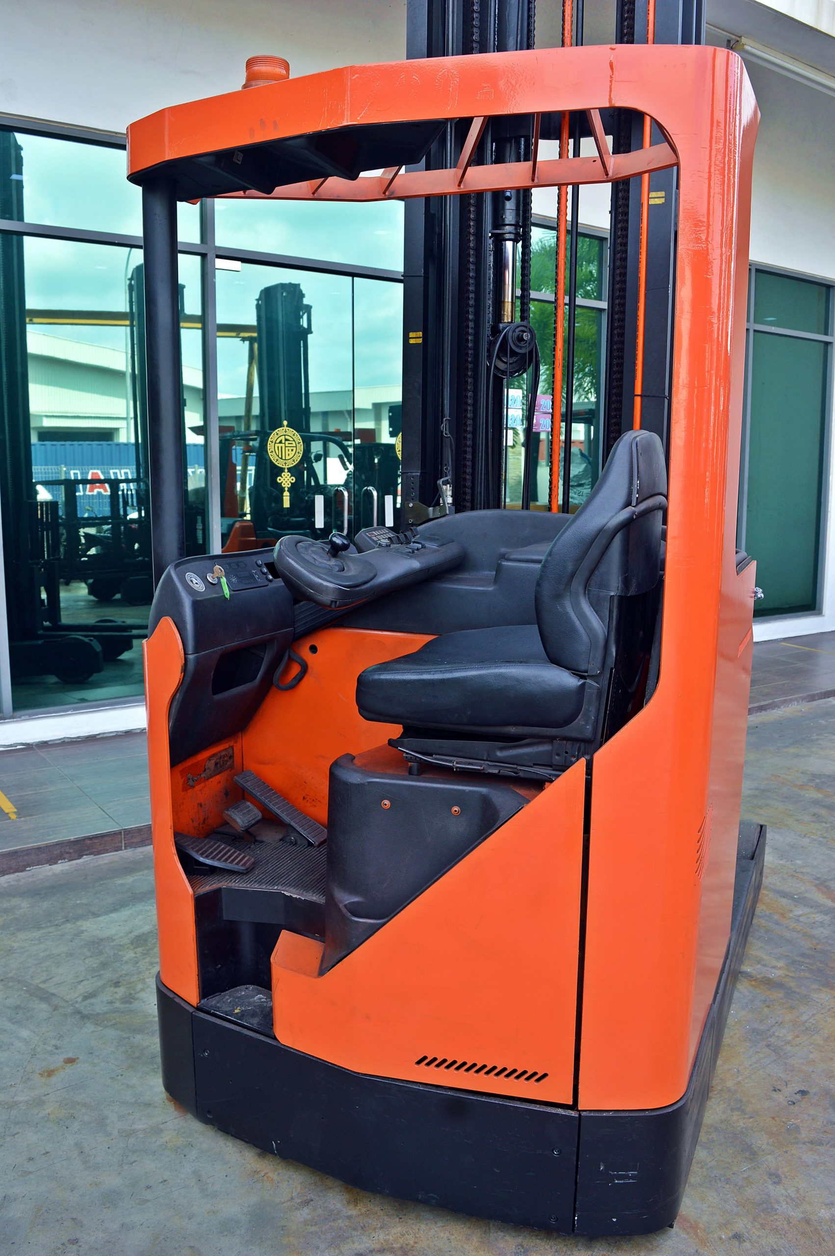 BT REACH TRUCK Advance Genesis Equipment BT REACH TRUCK Advance Genesis Equipment